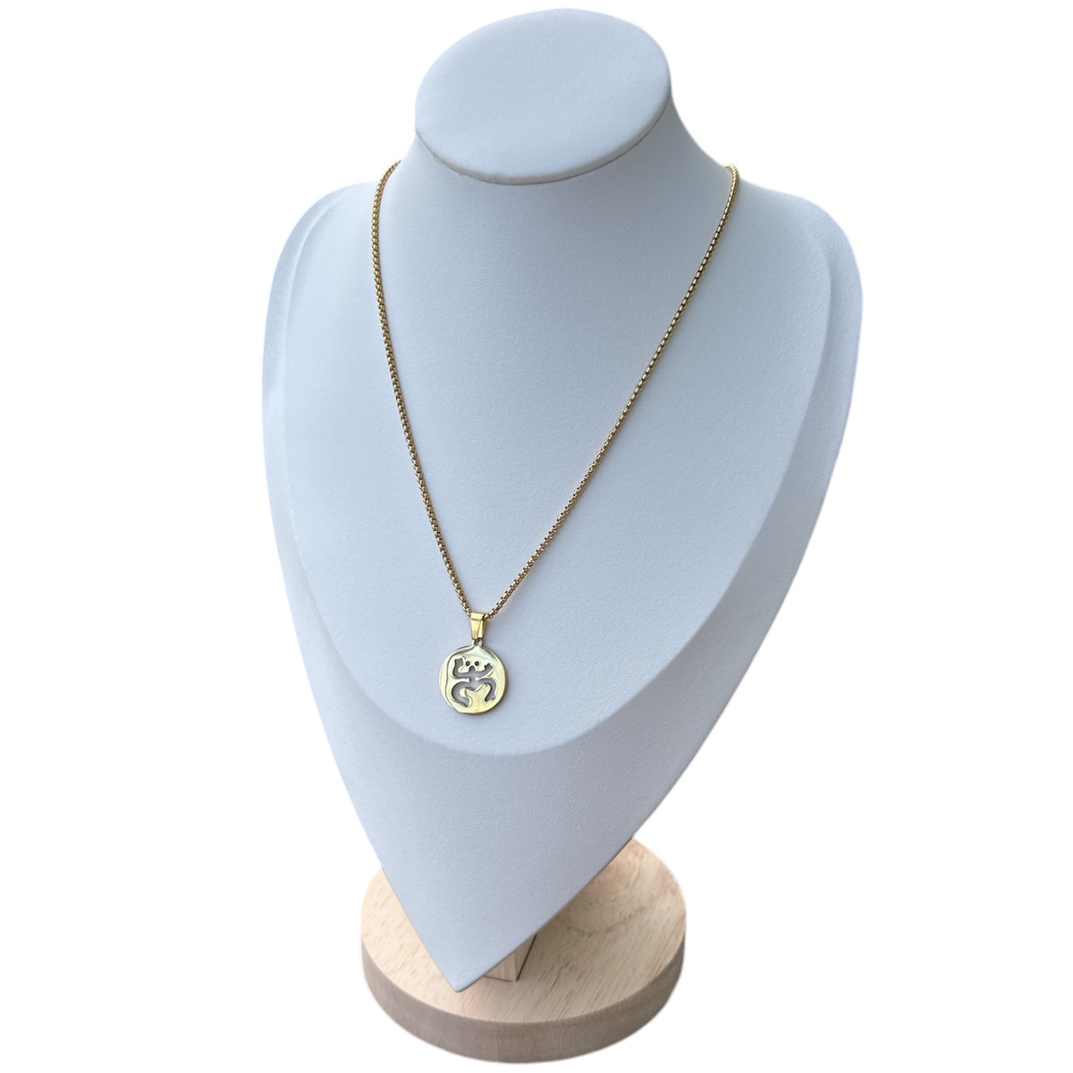 Collar Coqui Taino Redondo en Dorado – Bisuteria Moderna PR